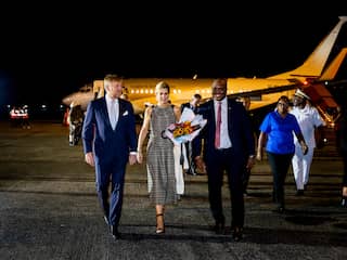 Willem-Alexander vliegt zelf naar Suriname en is 'zo dankbaar' er te ...