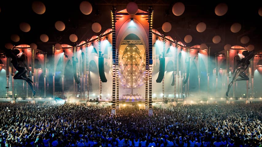 Sensation terug in uitverkochte ArenA: hoe is dit feest relevant ...