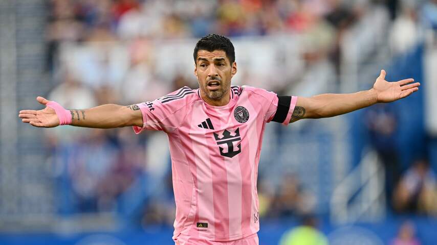 Luis Suárez krijgt zes duels schorsing voor spugen op staflid van ...