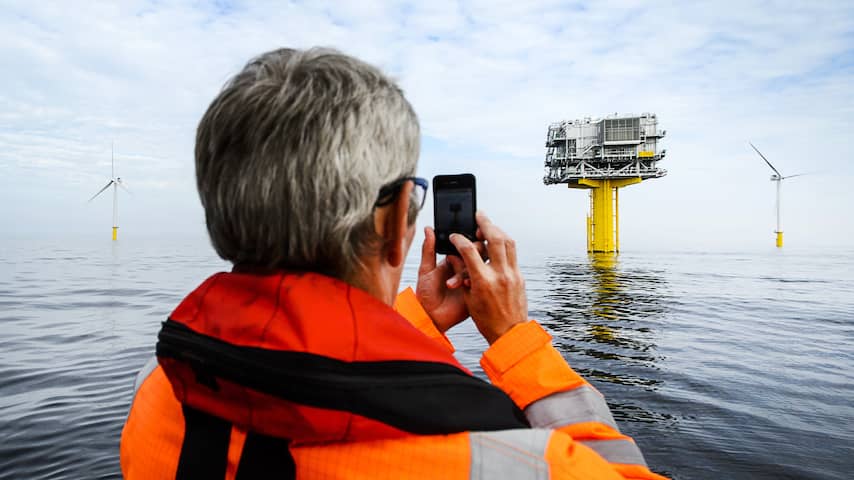 Geen extra hoge roamingkosten meer op de Noordzee | Economie | NU.nl