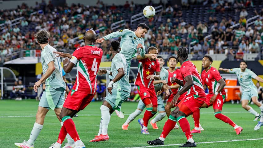 Suriname kan niet stunten tegen Mexico en is uitgeschakeld op Gold Cup | Voetbal | NU.nl