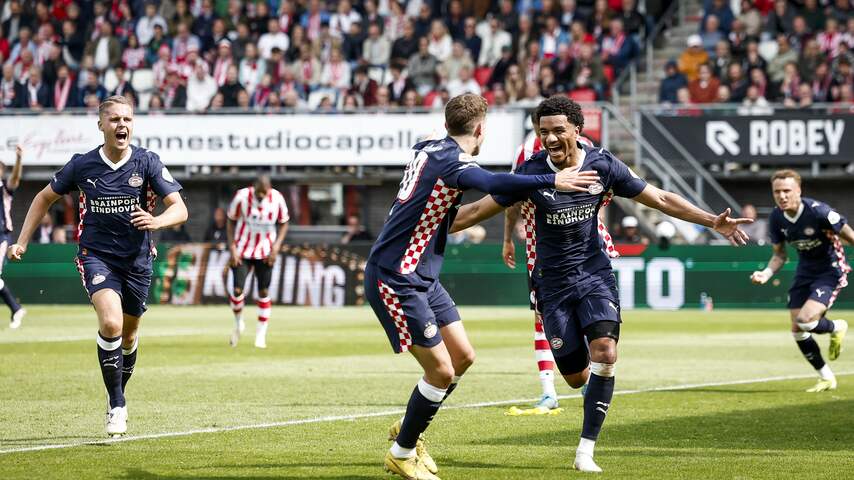 Ruime zeges én inzinking: het knotsgekke jaar van kampioen PSV ...