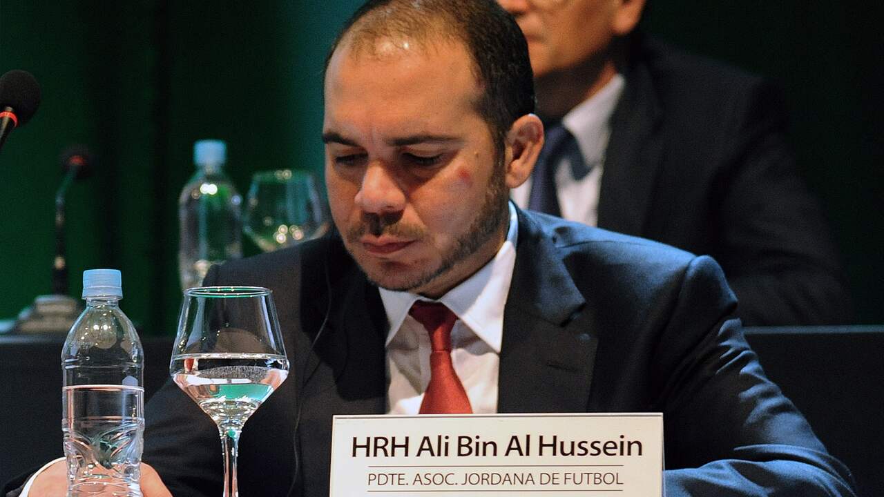 Al-Hussein spreekt van 'trieste dag voor voetbal' | Sport | NU.nl