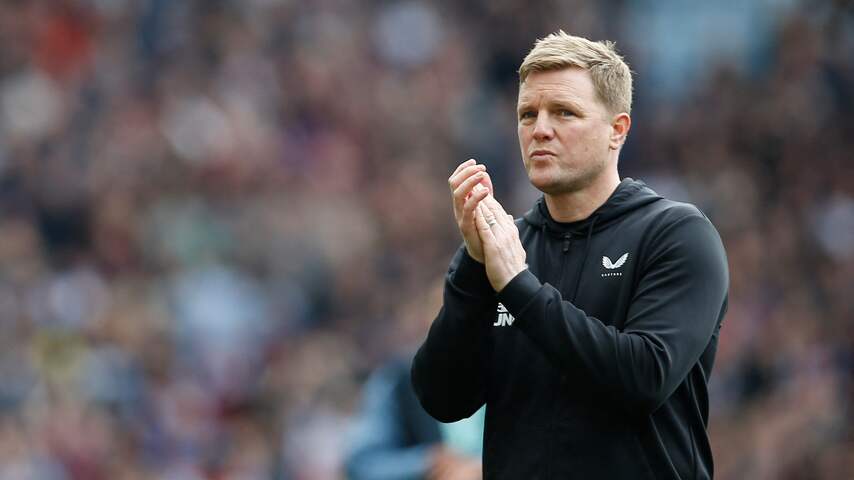 Newcastle-coach rustig na duw van veldbestormer: 'Had geen tijd om bang te zijn' | Voetbal | NU.nl