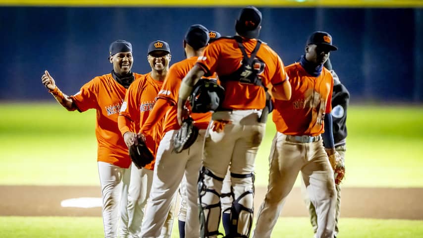 Nederlandse honkballers halen halve finales EK in eigen land na zege op ...