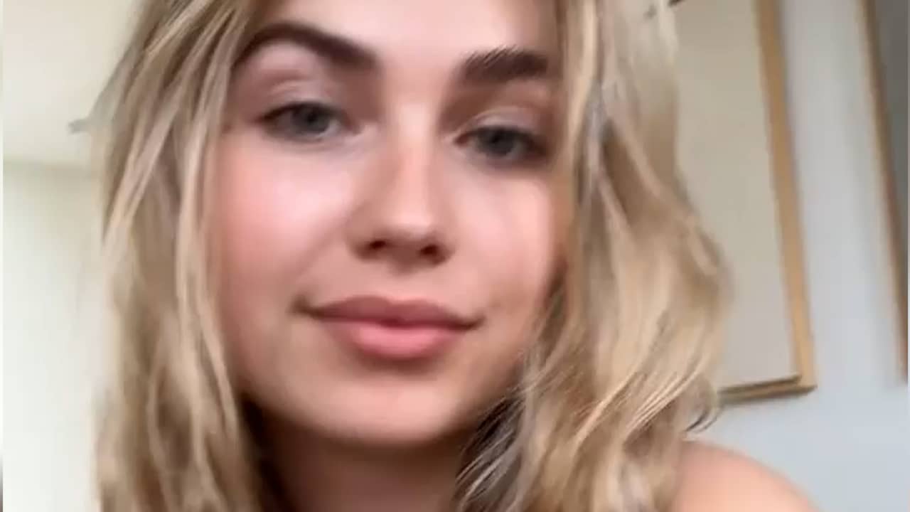 Zangeres Roxy Dekker vraagt fans niet bij ouders aan te bellen | NU.nl