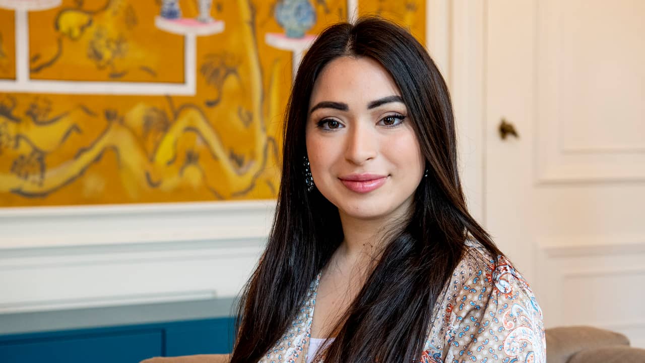 Lale Gül wil in tweede roman schrijven over relatie met nieuwe vriend ...