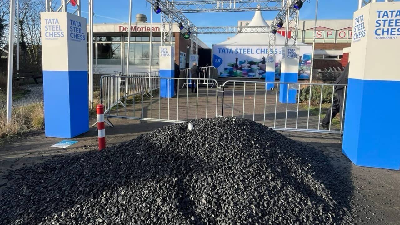 Tata Steel-schaaktoernooi met vertraging van start door protestactie ...