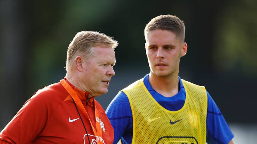 Joey Veerman sneert naar Koeman met paginagrote reclame: 'Met echt ...