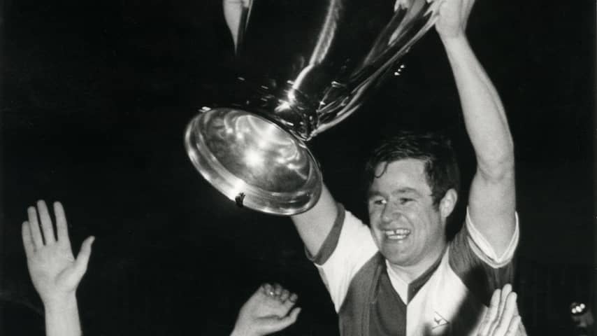 De Europese finales van Feyenoord: primeur in Milaan en de Van ...