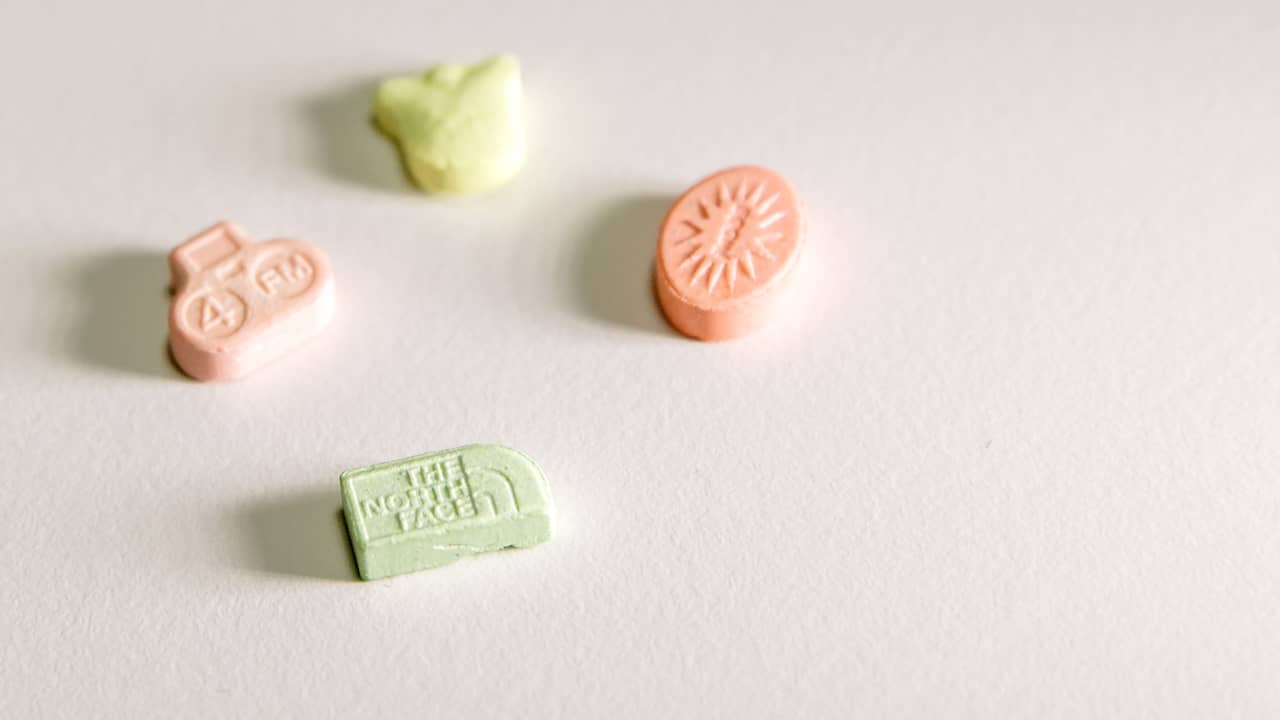 Trimbos waarschuwt voor xtc-pillen met levensgevaarlijke hoeveelheid ...