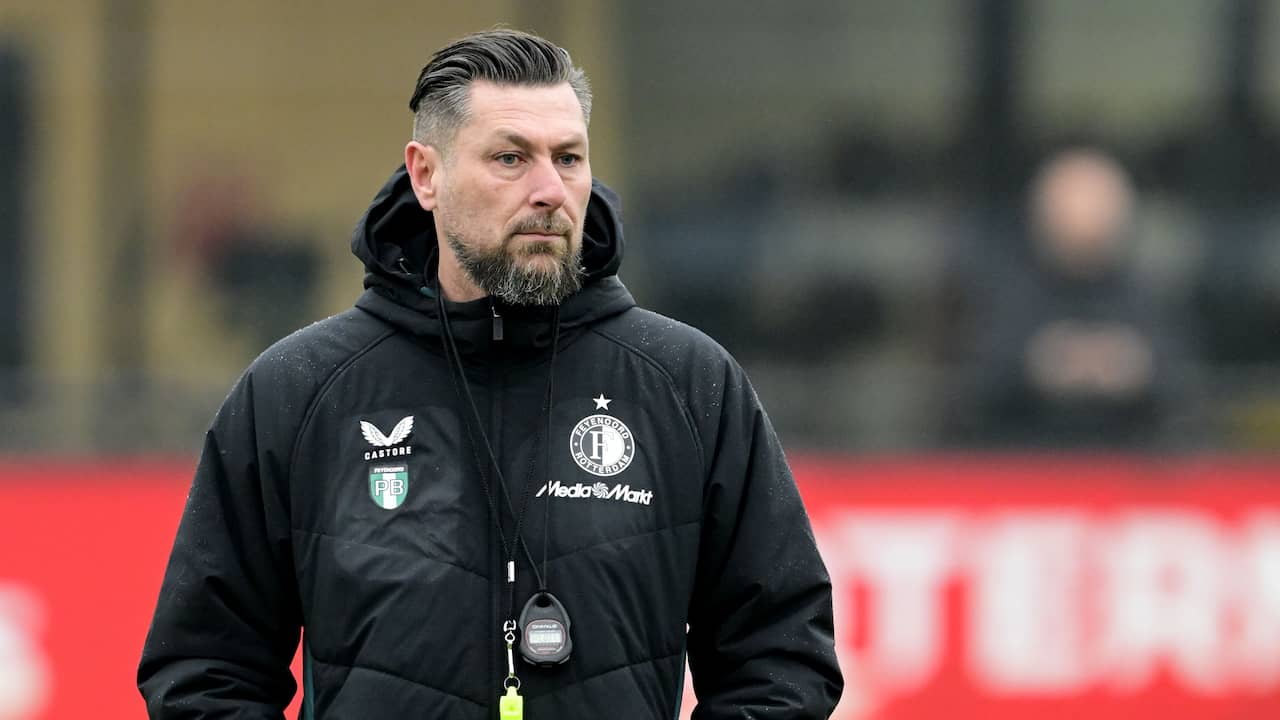 Pascal Bosschaart coacht Feyenoord tegen AC Milan na ontslag van Priske ...
