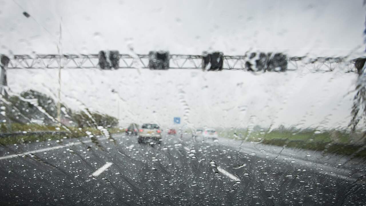 Wisselvallige maandag, waarschuwing voor zware windstoten | Weerbericht | NU.nl