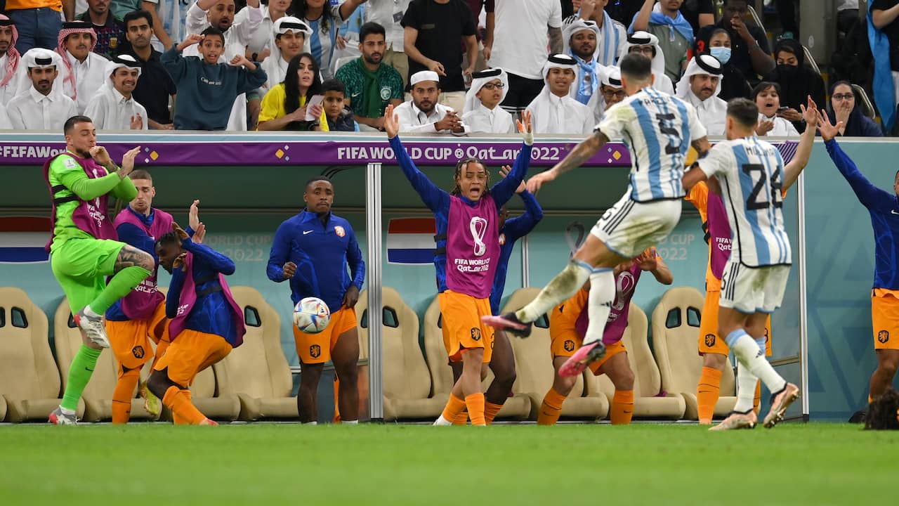 Paredes roste bal op WK bewust in dug-out Oranje: 'Kwam door hun ...