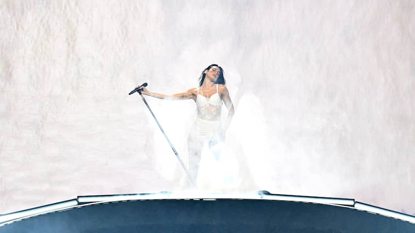 Dua Lipa zingt Hazes-cover tussen talloze hits in 'tweede thuis ...