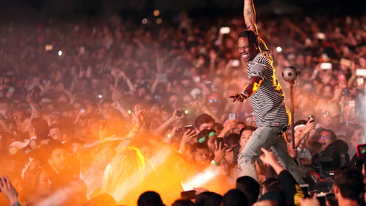 Rapper Travis Scott opgepakt om opruiing menigte bij optreden | Muziek ...