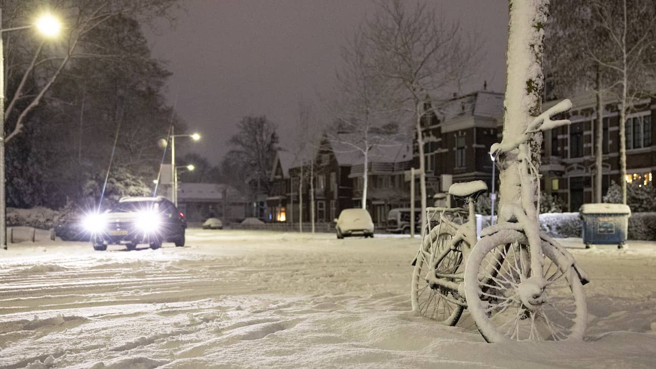 Live sneeuw | Code oranje in het noorden, al enkele ongelukken gemeld ...