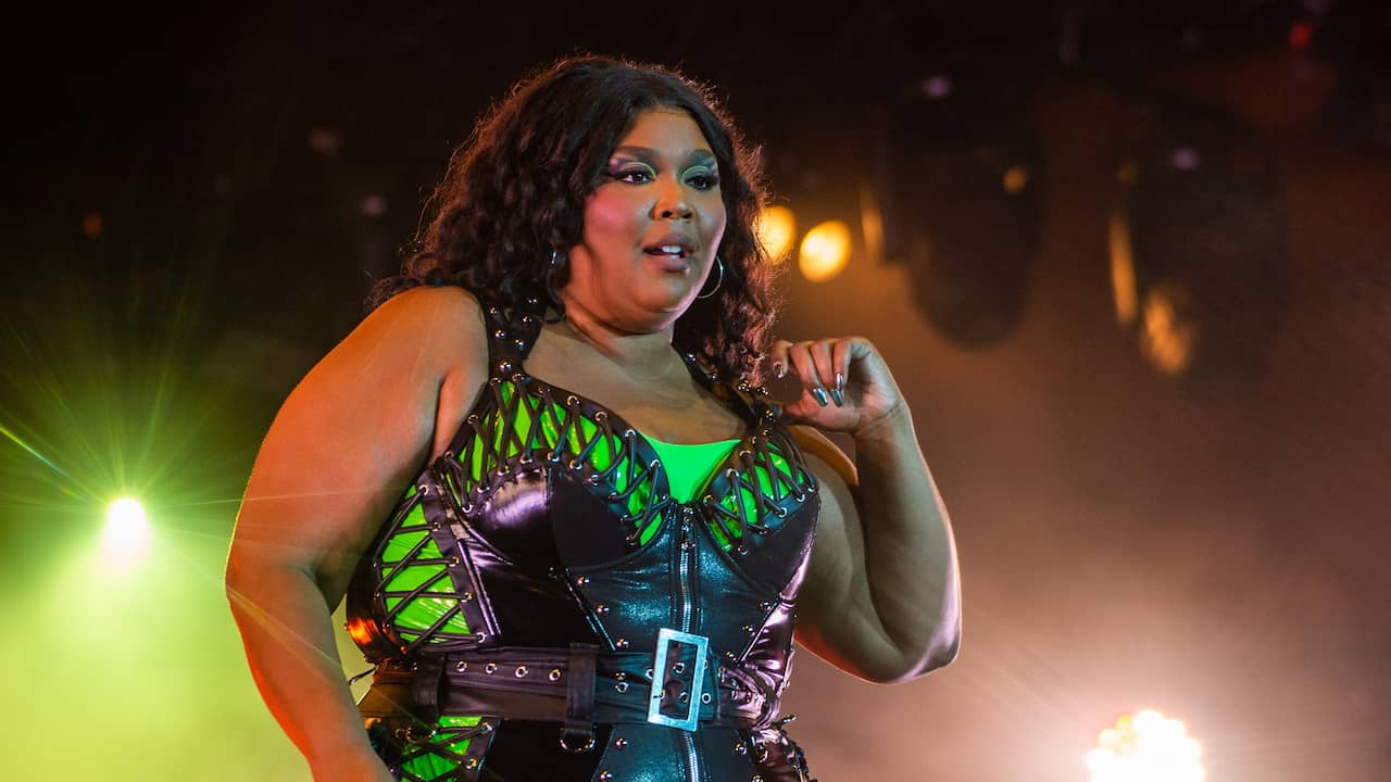 Zangeres Lizzo is helemaal klaar met 'leugens' en online haat: 'Ik stop ...