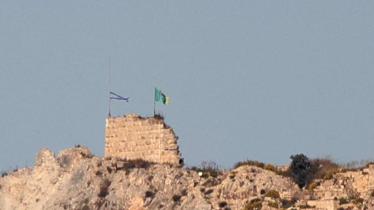Israëlische vlag wappert boven eeuwenoude kasteelruïne in Libanon | NU.nl
