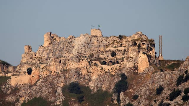 Israëlische vlag wappert boven eeuwenoude kasteelruine in Libanon | NU.nl