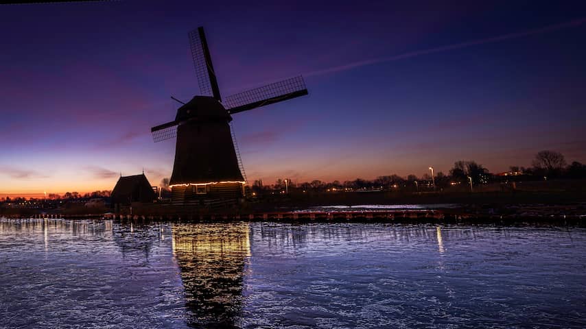 Live winterweer | Code oranje vanwege ijzel, aantal wegen dicht na ...