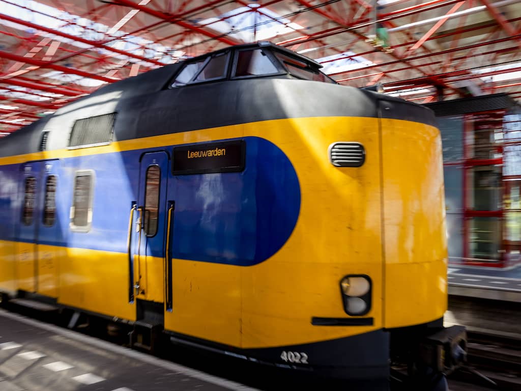 Defensie wil oude NS-treinen ombouwen tot mobiele ziekenhuizen ...