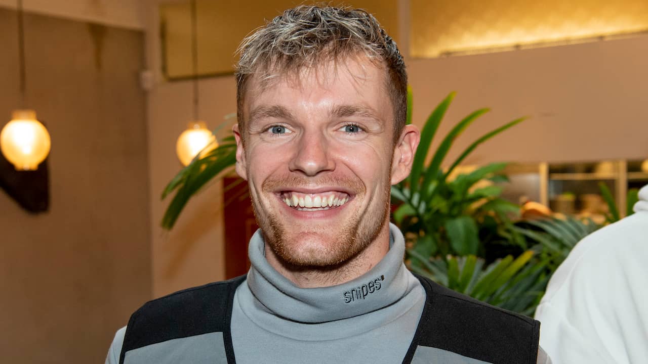 Enzo Knol viert tienjarig bestaan van YouTube-account met persoonlijke ...