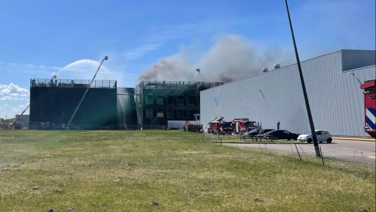 Groot datacenter in Almere zonder stroom door brand, NL-Alert vanwege ...