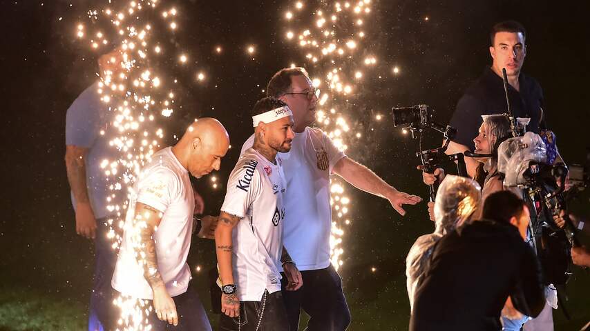 Vorstelijk onthaal voor Neymar bij terugkeer bij jeugdliefde Santos | Voetbal | NU.nl