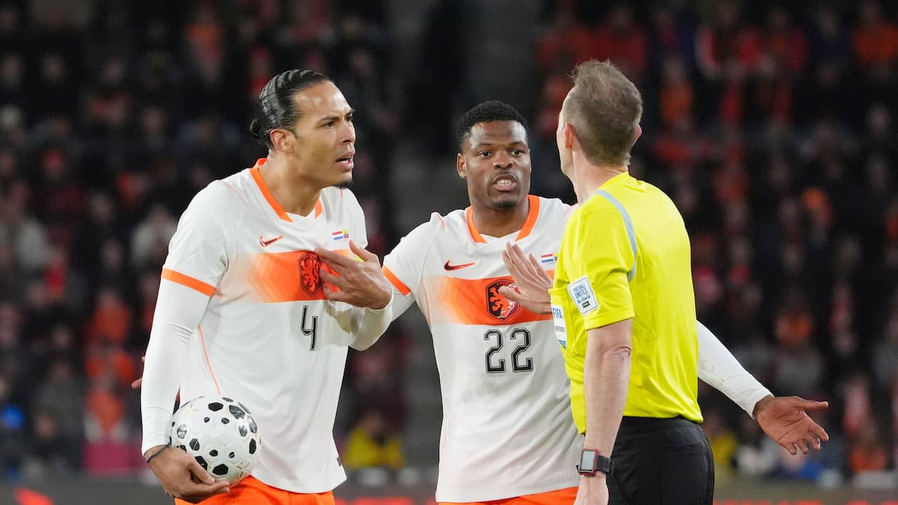Oranje krijgt vroeg rode kaart en knokt zich naar gelijkspel tegen ...