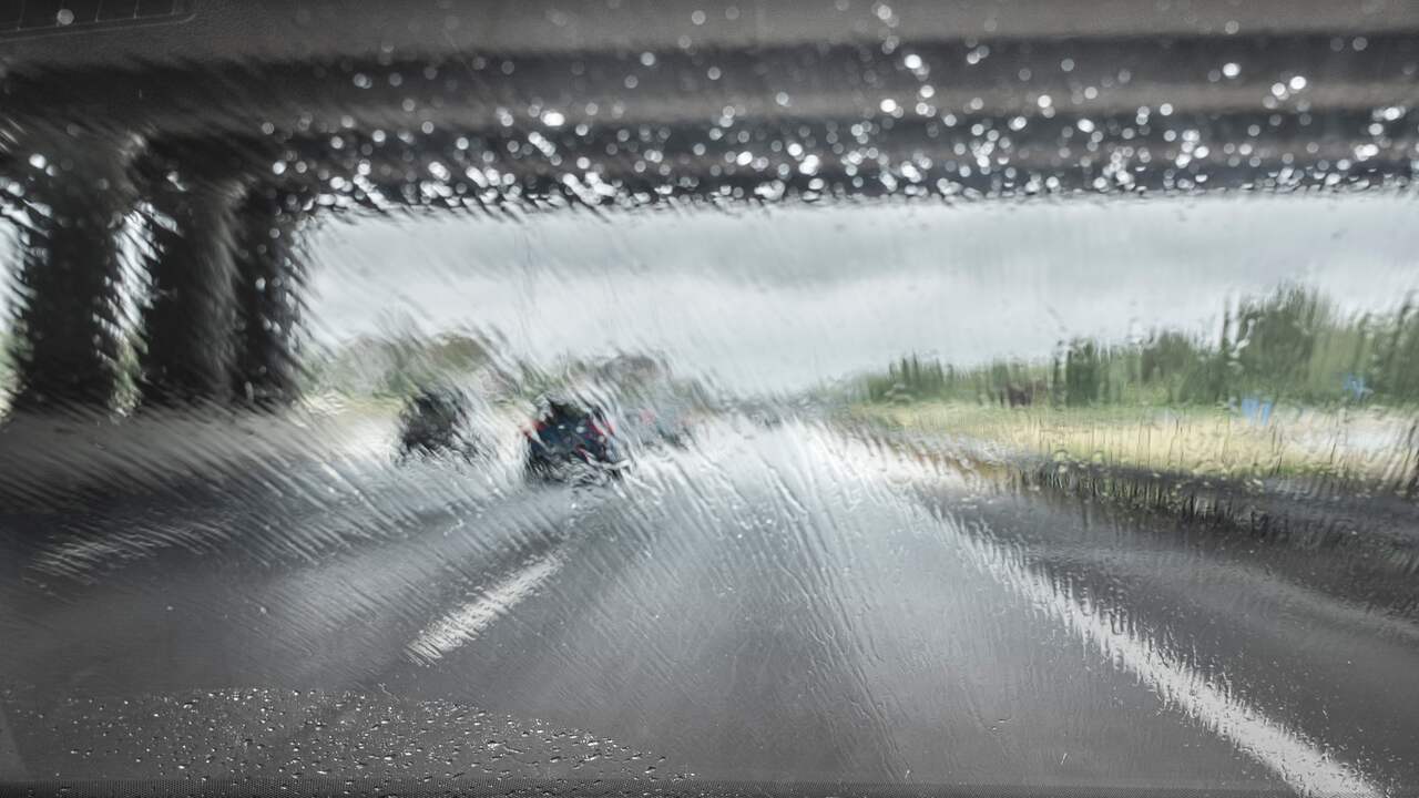 Weerbericht: In het zuiden flink wat regen, in het noorden breekt de zon door | Binnenland | NU.nl