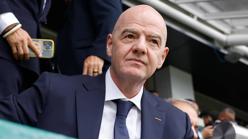 Italiaanse minister vraagt FIFA-baas Infantino om opheldering na WK ...