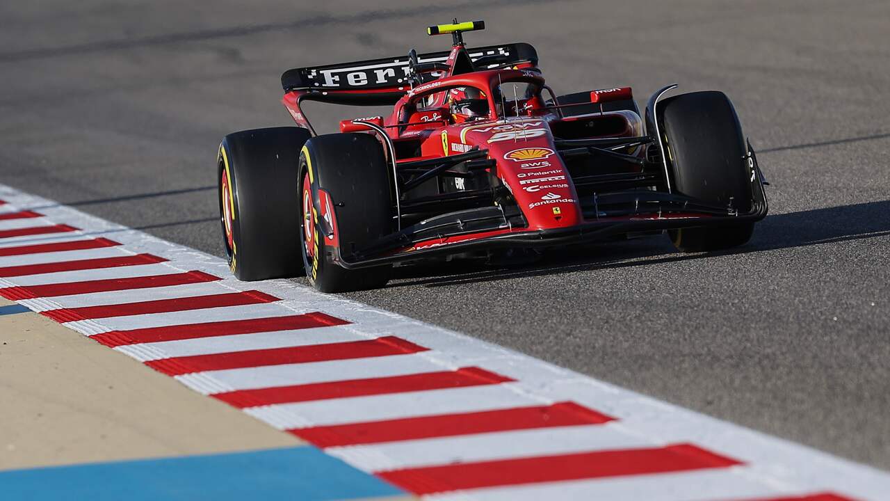 Sainz snel en solide met Ferrari op tweede F1-testdag, Verstappen kijkt ...