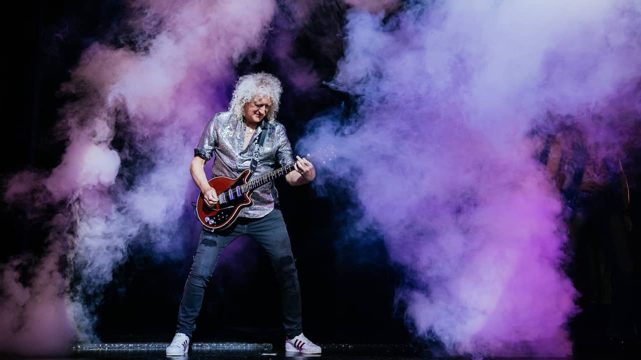Queen-gitarist Brian May verrast met gitaarsolo bij première We Will ...