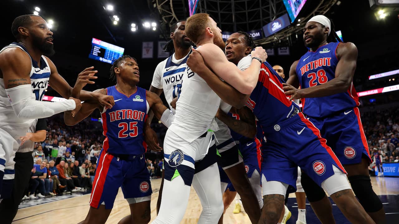 NBA-duel loopt uit de hand: meeste overtredingen in 20 jaar en massaal ...