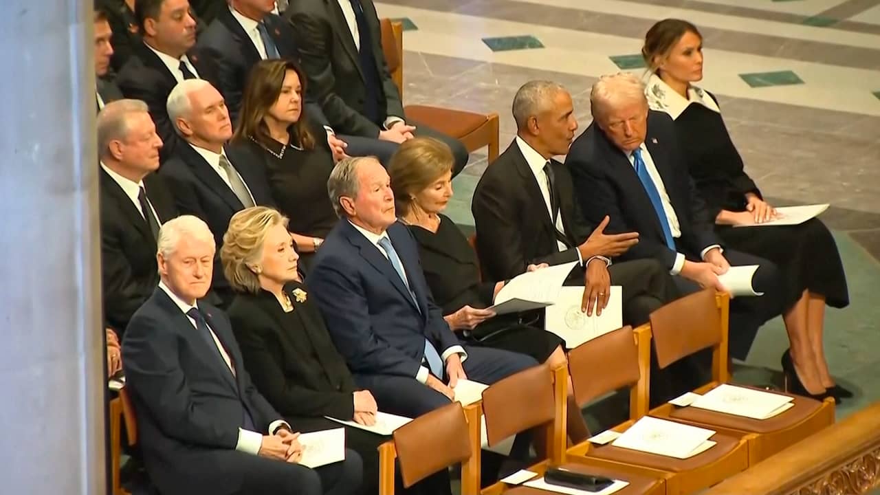 Amerikaanse oud-presidenten nemen afscheid van Carter | NU.nl