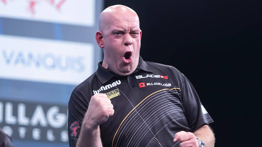 Van Gerwen in ongebruikelijke outfit eenvoudig naar tweede ronde World ...