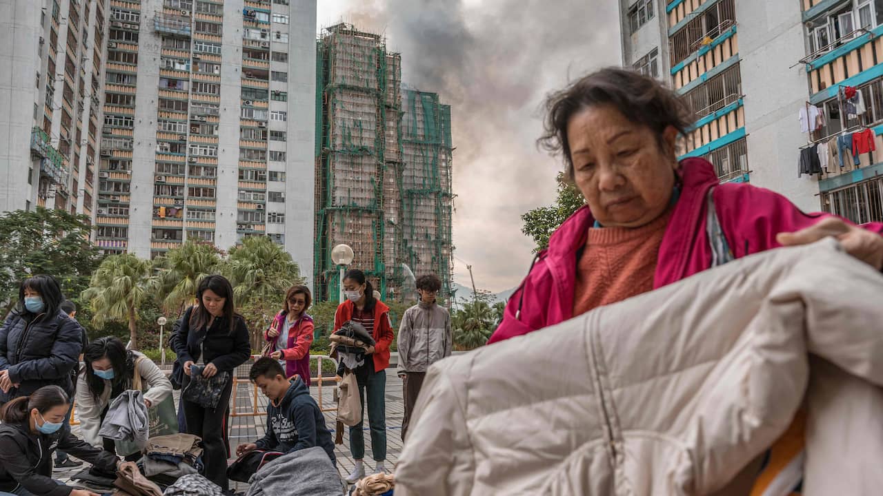 Hongkong doet masker af na brand: 'Dit is niet meer de stad die ik ken ...