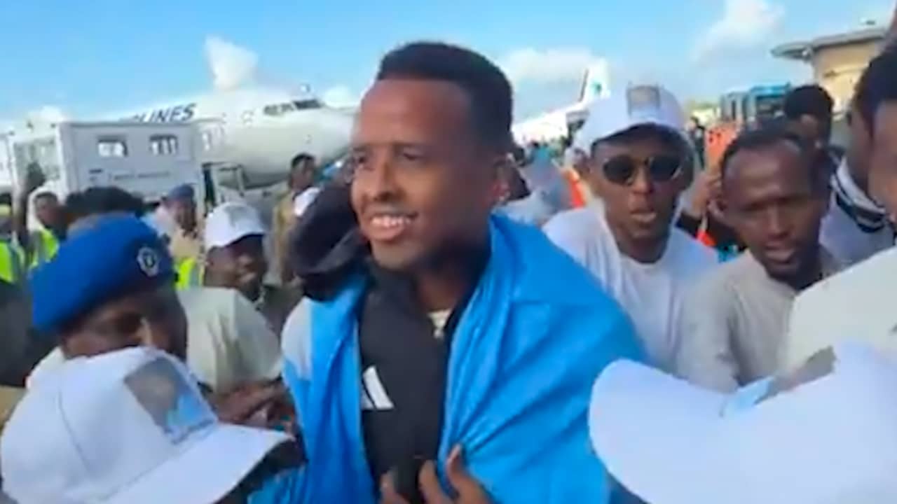 In VS geweigerde WK-arbiter krijgt warm onthaal in thuisland Somalië ...