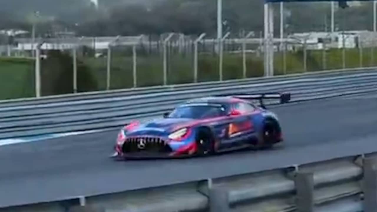 Max Verstappen test GT3-auto van Mercedes in Portugal | NU.nl