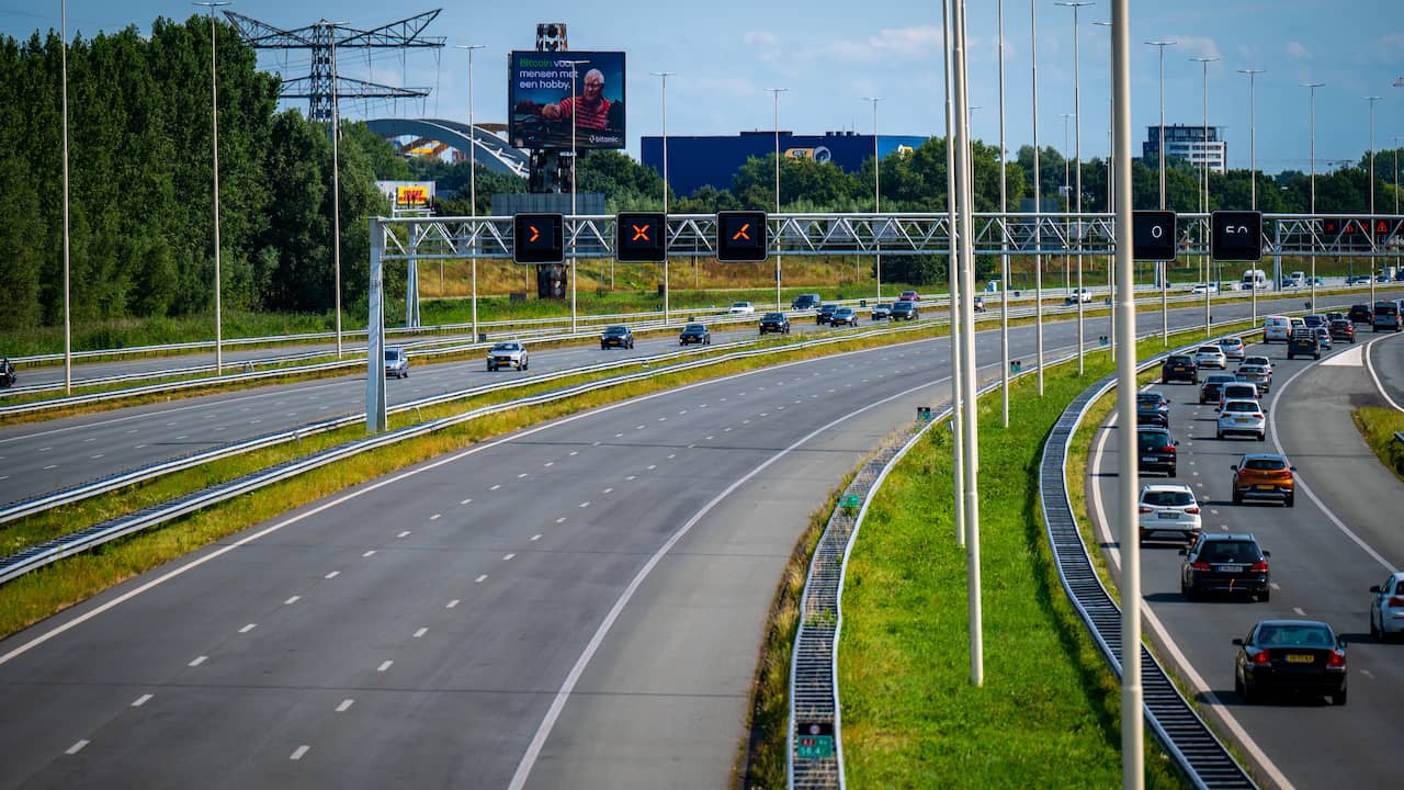 A2 bij Utrecht weer leeg na chaotische files, snelweg dicht voor ...
