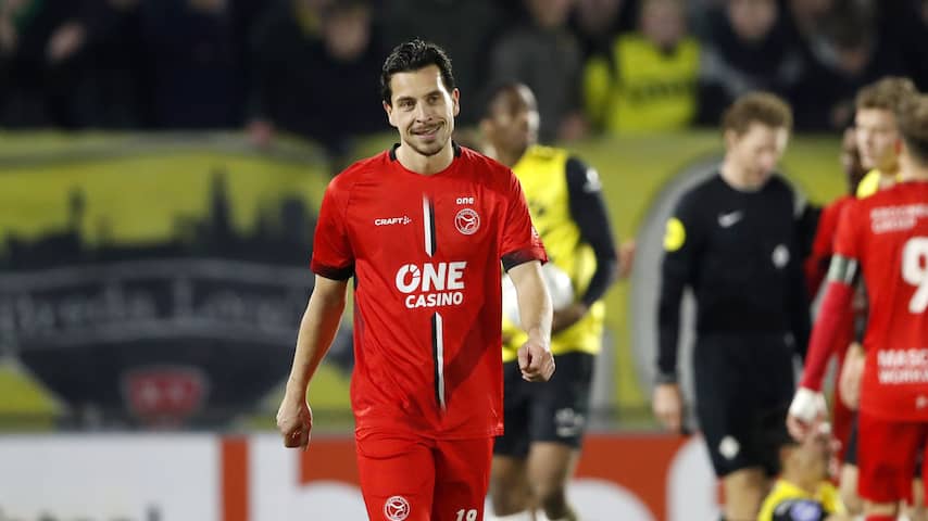 Thom Haye op ramkoers met Almere City: 'Ik hoor hier niet op de bank te zitten' | Sport | NU.nl