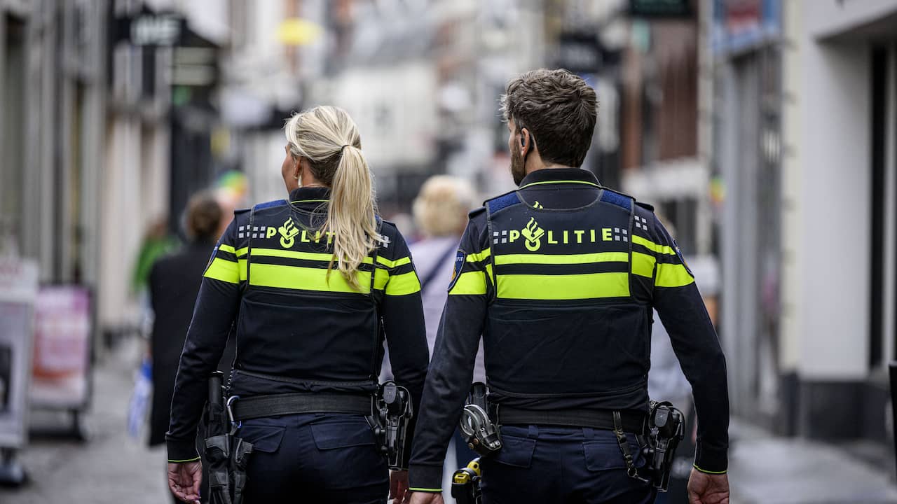 Man schiet zichzelf per ongeluk dood in Rotterdamse woning | Binnenland ...