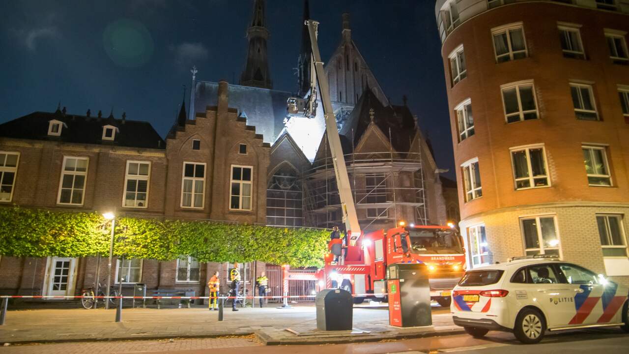 Man die dood is aangetroffen op dak van kerk in Leeuwarden klom er zelf ...