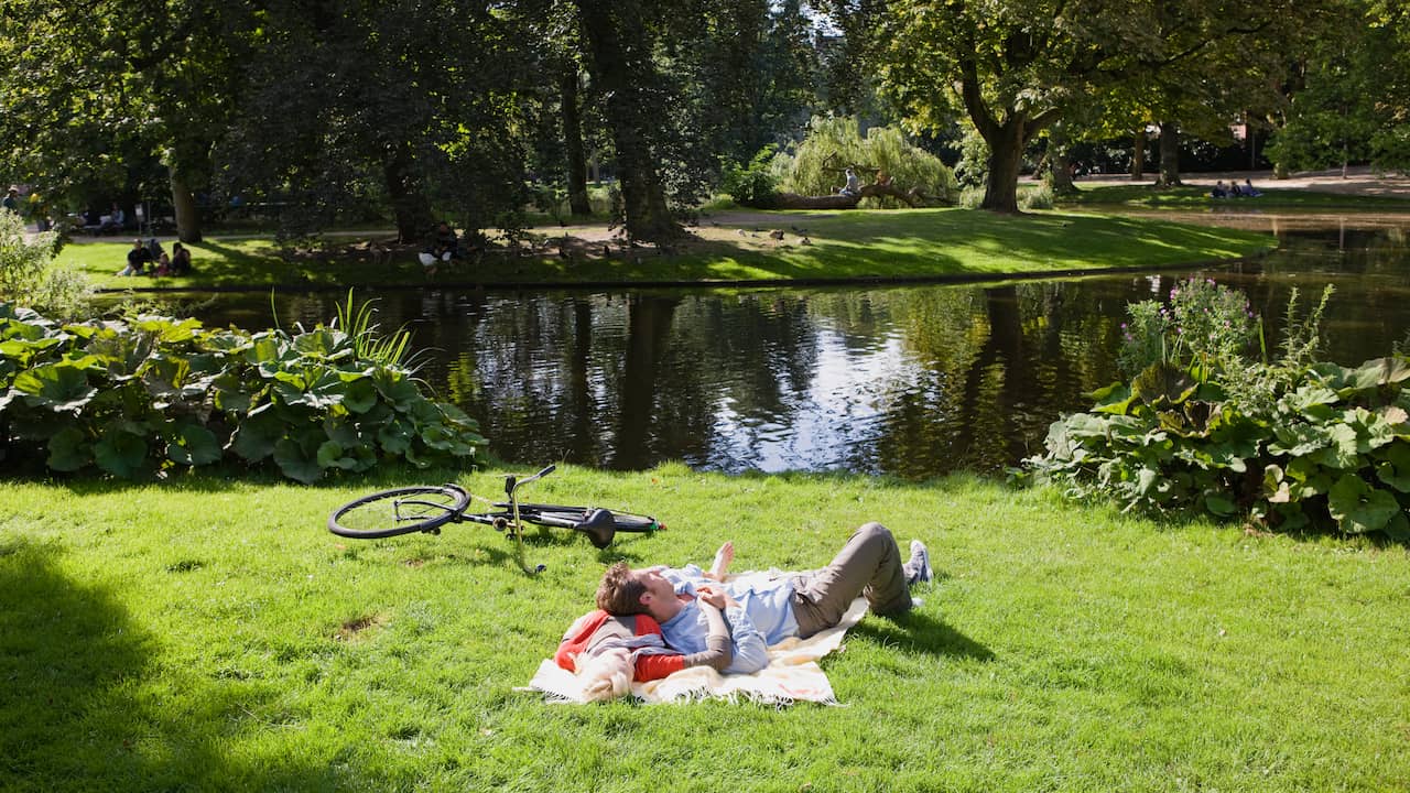 Weerbericht | Opnieuw zonnige dag met in de middag regen en onweer | Weerbericht | NU.nl