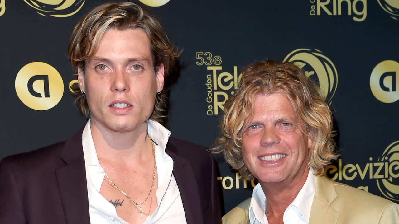 Tony Junior dankbaar dat vader hem harder probeerde te maken | Muziek ...