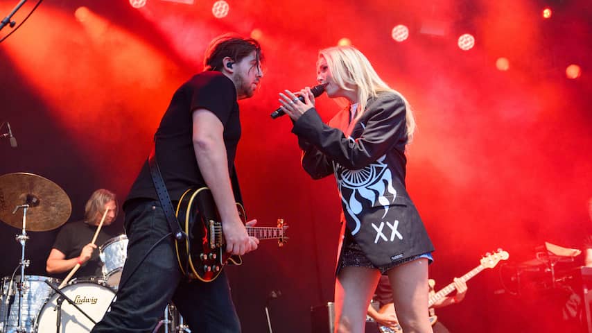 Zangeres Hannah Mae en gitarist Rowdy Prins na tien jaar uit elkaar ...