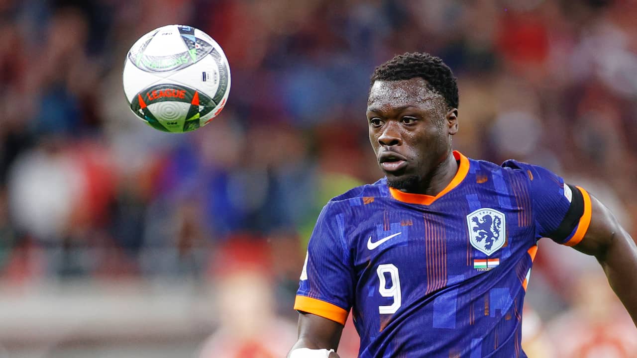 Spitsen van Oranje scoren niet of nauwelijks: 'Koeman moet ze knuffelen ...