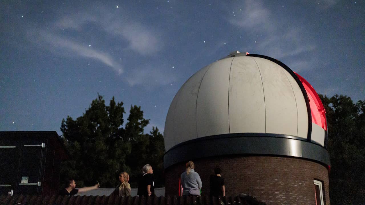 Meteorenzwerm boven Nederland dit weekend: tientallen vallende sterren ...