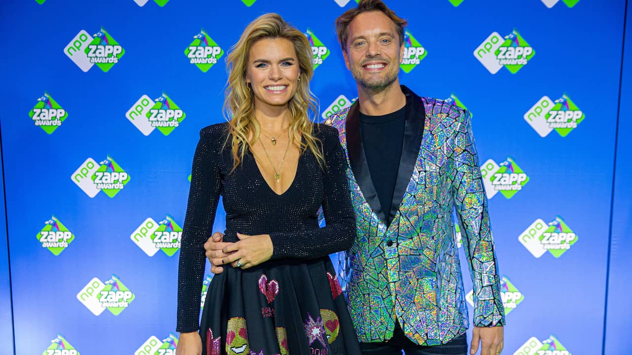 Nicolette van Dam en Bas Smit presenteren Nederlandse versie van Love ...